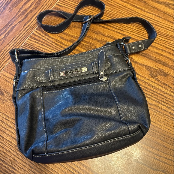 Rosetti | Bags | Rosetti Black Crossbody Purse Gently Used In Great ...